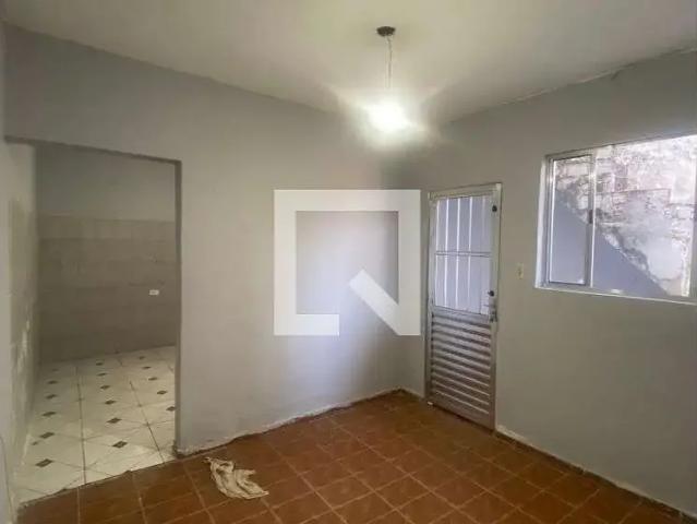 Casa / Sobrado para Locação em Osasco/SP Santo Antônio 1 Quartos