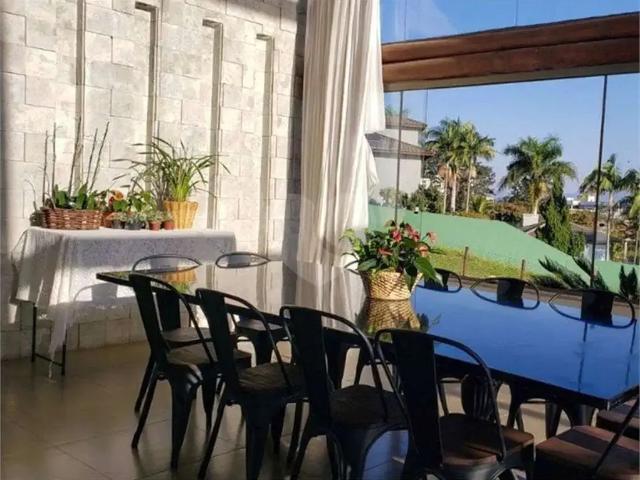 Casa / Sobrado para Locação em Louveira/SP Jardim Primavera 5 Quartos