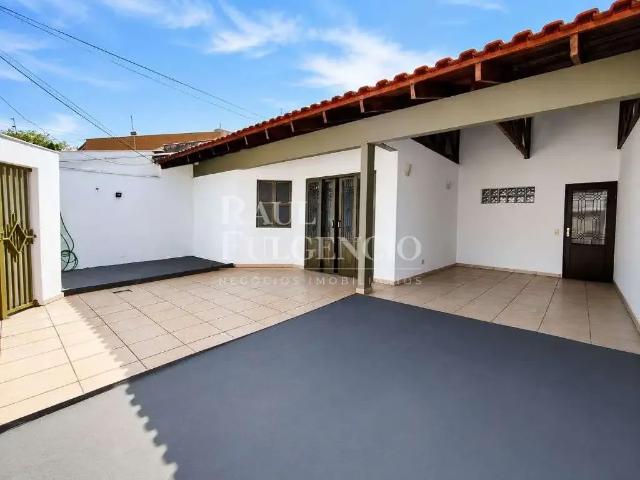 Casa / Sobrado para Locação em Londrina/PR Universitário 4 Quartos