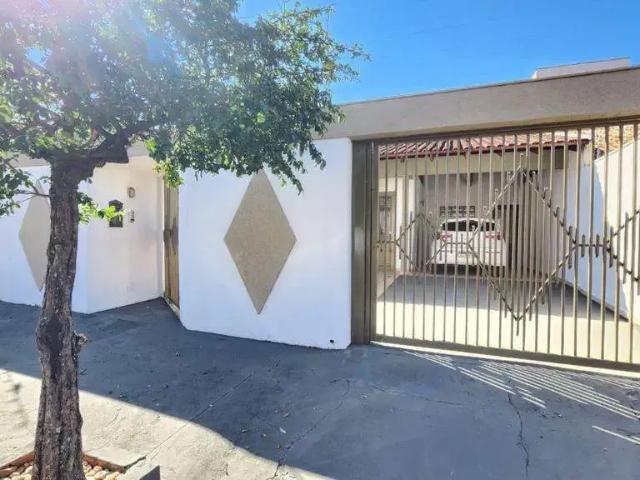 Casa / Sobrado para Locação em Londrina/PR Universitário 4 Quartos