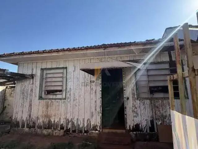 Casa / Sobrado para Locação em Londrina/PR Vila Casoni 2 Quartos