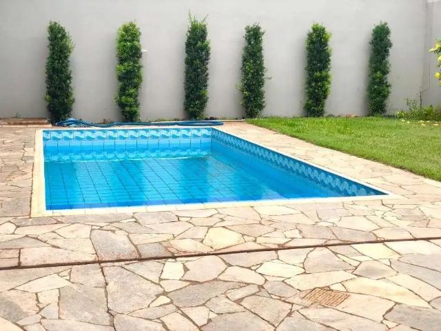 Casa / Sobrado para Locação em Londrina/PR Vila Santa Terezinha 3 Quartos