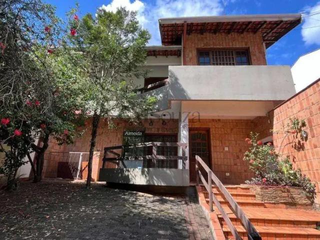 Casa / Sobrado para Locação em Londrina/PR Araxá 4 Quartos