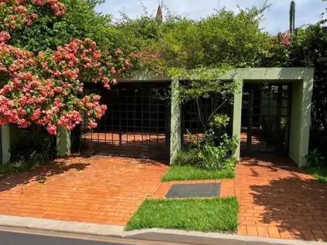 Casa / Sobrado para Locação em Londrina/PR Bela Suiça 4 Quartos