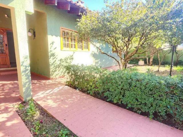 Casa / Sobrado para Locação em Londrina/PR Bela Suiça 5 Quartos