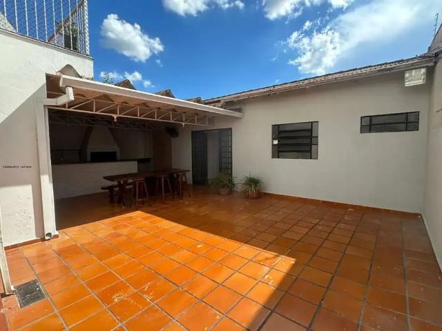 Casa / Sobrado para Locação em Londrina/PR Centro 4 Quartos