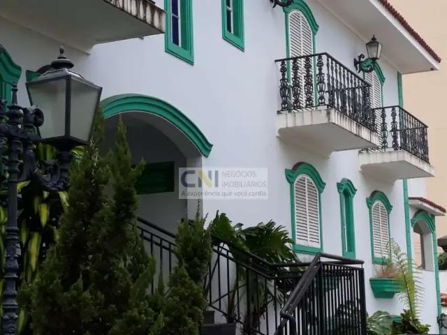 Casa / Sobrado para Locação em Londrina/PR Centro 6 Quartos