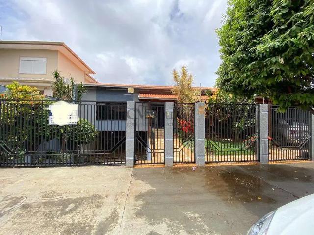 Casa / Sobrado para Locação em Londrina/PR Champagnat 4 Quartos
