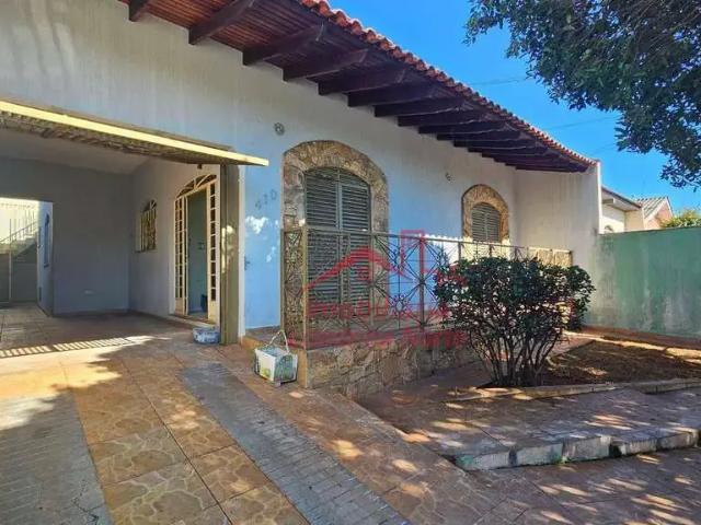 Casa / Sobrado para Locação em Londrina/PR Conjunto Vivi Xavier 3 Quartos