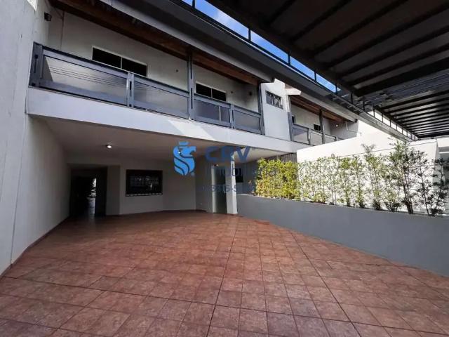 Casa / Sobrado para Locação em Londrina/PR Colonial 4 Quartos
