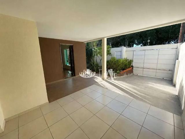 Casa / Sobrado para Locação em Londrina/PR Jardim Adriana II 3 Quartos