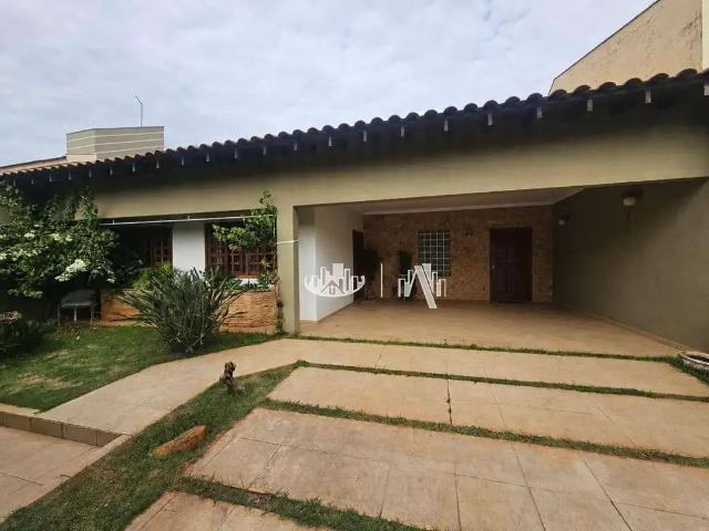 Casa / Sobrado para Locação em Londrina/PR Jardim Burle Marx 3 Quartos