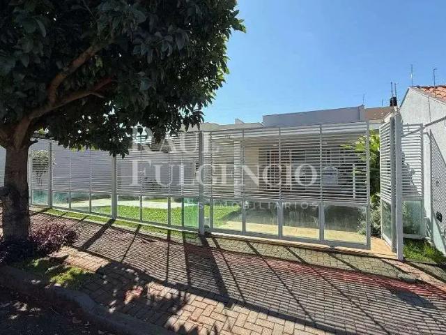 Casa / Sobrado para Locação em Londrina/PR Jardim Itatiaia 1 3 Quartos