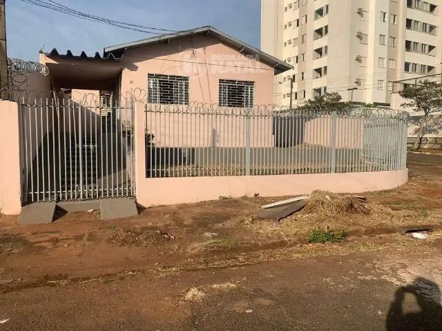Casa / Sobrado para Locação em Londrina/PR Jardim Morumbi 2 Quartos