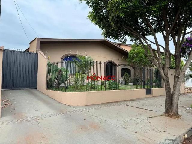 Casa / Sobrado para Locação em Londrina/PR Jardim Shangri la 4 Quartos