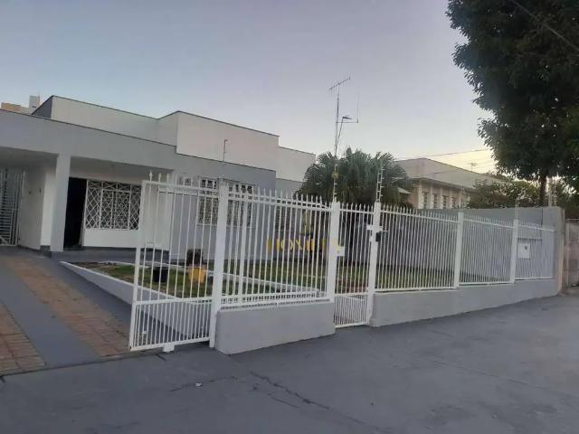 Casa / Sobrado para Locação em Londrina/PR Jardim Shangri la 6 Quartos