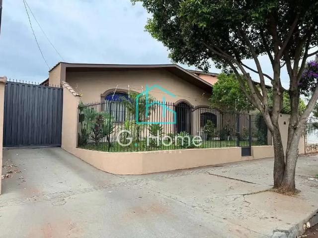 Casa / Sobrado para Locação em Londrina/PR Jardim Shangri la 3 Quartos