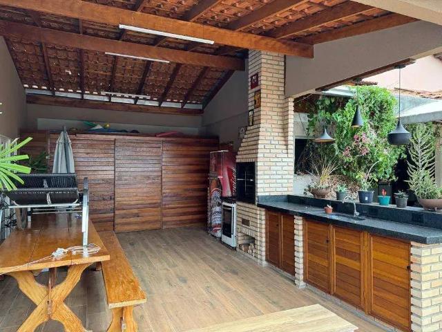 Casa / Sobrado para Locação em Londrina/PR Jardim Shangri la 3 Quartos
