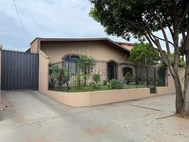 Casa / Sobrado para Locação em Londrina/PR Jardim Shangri la 3 Quartos