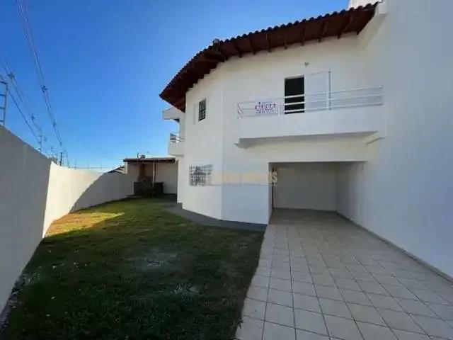 Casa / Sobrado para Locação em Londrina/PR Jardim Presidente 4 Quartos