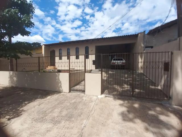Casa / Sobrado para Locação em Londrina/PR Jardim Presidente 3 Quartos