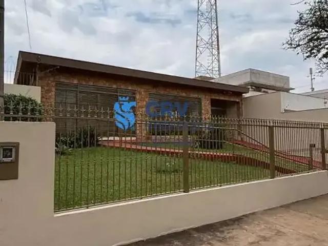Casa / Sobrado para Locação em Londrina/PR Jardim Tatiani 4 Quartos