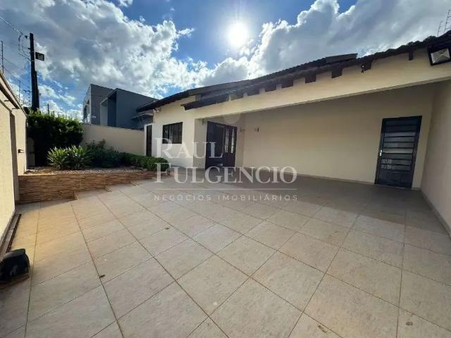 Casa / Sobrado para Locação em Londrina/PR Portal de Versalhes 2 4 Quartos