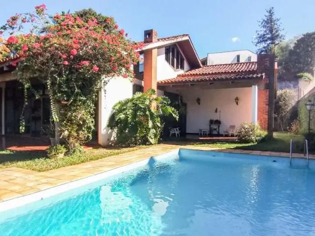 Casa / Sobrado para Locação em Londrina/PR Quebec 3 Quartos