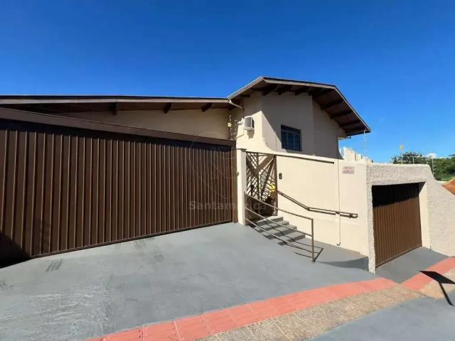 Casa / Sobrado para Locação em Londrina/PR Quebec 4 Quartos