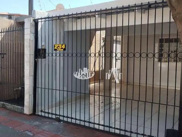 Casa / Sobrado para Locação em Londrina/PR Residencial José B Almeida 2 Quartos