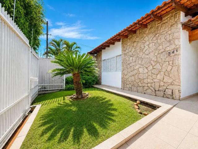 Casa / Sobrado para Locação em Londrina/PR Santos Dumont 4 Quartos