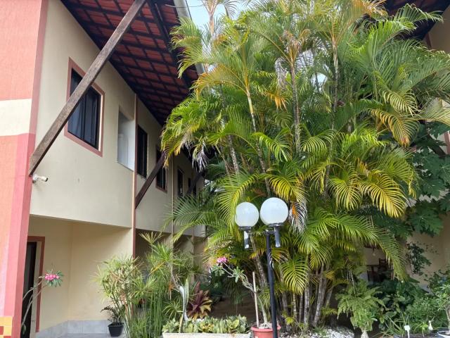 Casa / Sobrado para Locação em Lauro de Freitas/BA Buraquinho 2 Quartos