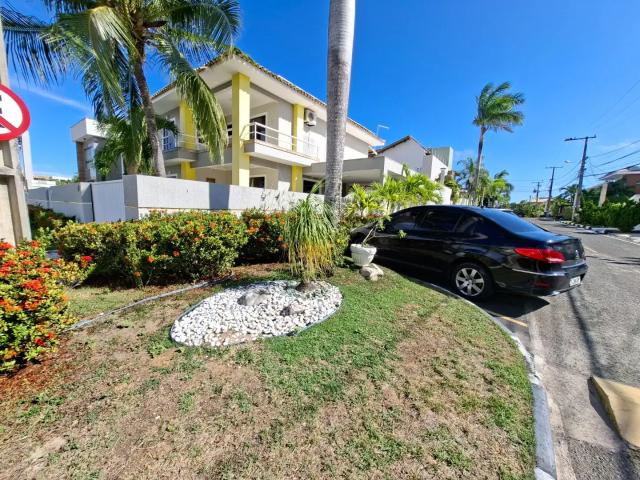 Casa / Sobrado para Locação em Lauro de Freitas/BA Buraquinho 4 Quartos