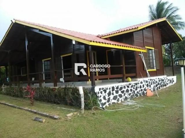 Casa / Sobrado para Locação em Lauro de Freitas/BA Portão 5 Quartos