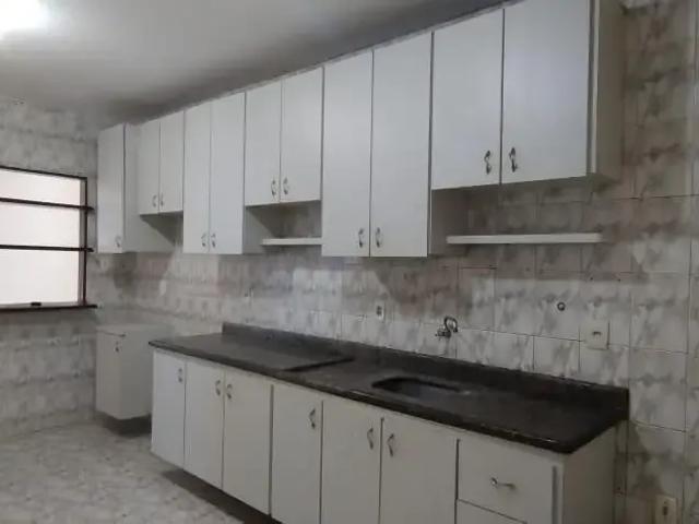 Casa / Sobrado para Locação em Lauro de Freitas/BA Vila Praiana 3 Quartos