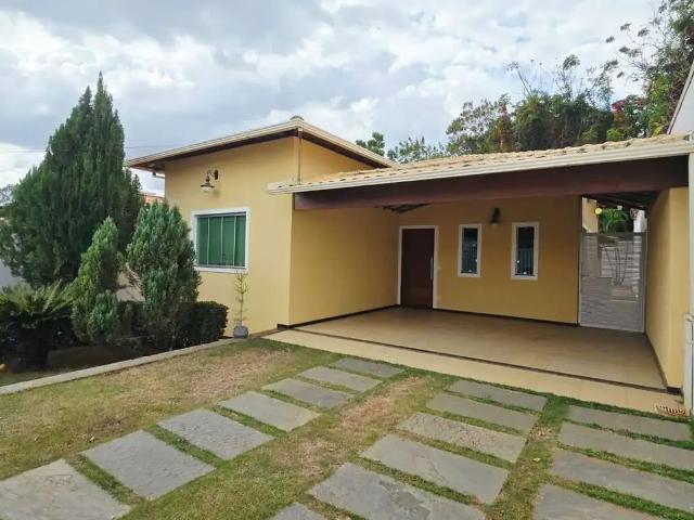 Casa / Sobrado para Locação em Lagoa Santa/MG Jardim Ipê 3 Quartos