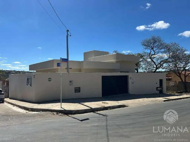 Casa / Sobrado para Locação em Lagoa Santa/MG Jardim Ipê 4 Quartos