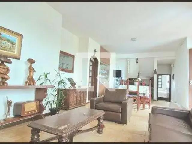 Casa / Sobrado para Locação em Lagoa Santa/MG Lundcéia 5 Quartos
