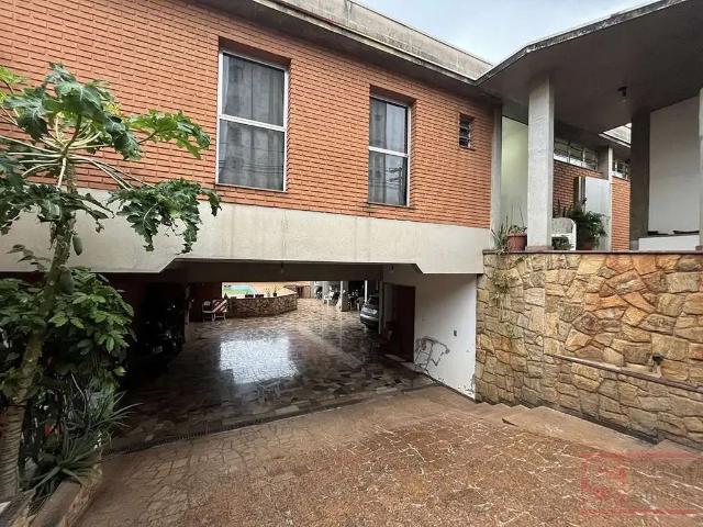 Casa / Sobrado para Locação em Limeira/SP Centro 8 Quartos