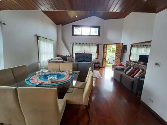Casa / Sobrado para Locação em Mogi das Cruzes/SP Cidade Parquelandia 5 Quartos