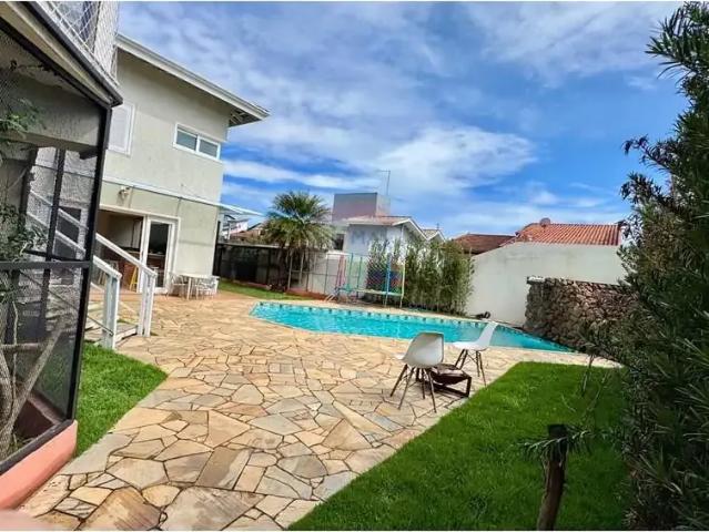 Casa / Sobrado para Locação em Mogi das Cruzes/SP Aruã 4 Quartos