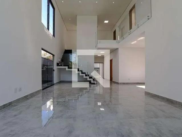 Casa / Sobrado para Locação em Mogi das Cruzes/SP Fazenda Rodeio 6 Quartos