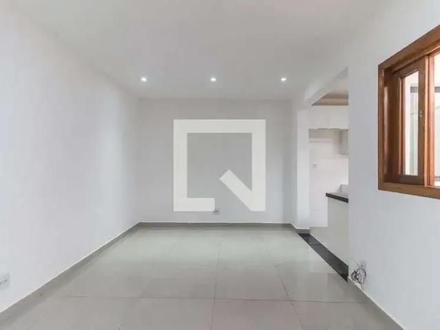 Casa / Sobrado para Locação em Mogi das Cruzes/SP Jardim Camila 1 Quartos