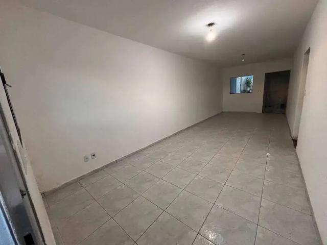 Casa / Sobrado para Locação em Mogi das Cruzes/SP Jardim Camila 2 Quartos