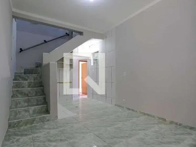 Casa / Sobrado para Locação em Mogi das Cruzes/SP Vila Brasileira 2 Quartos