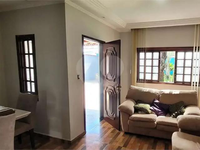 Casa / Sobrado para Locação em Mogi das Cruzes/SP Vila Nova Aparecida 3 Quartos