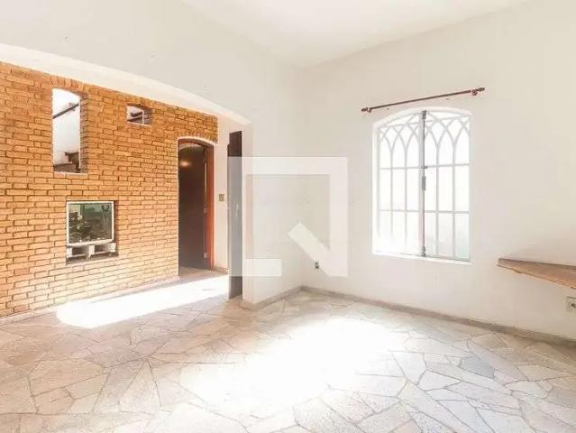 Casa / Sobrado para Locação em Mogi das Cruzes/SP Vila Oliveira 4 Quartos