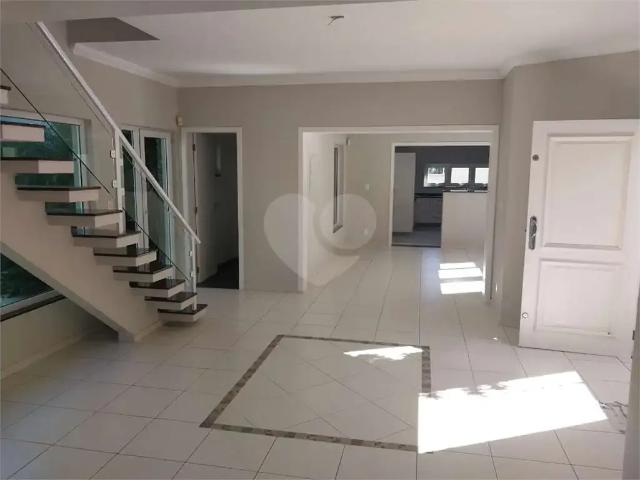 Casa / Sobrado para Locação em Mogi das Cruzes/SP Vila Oliveira 4 Quartos
