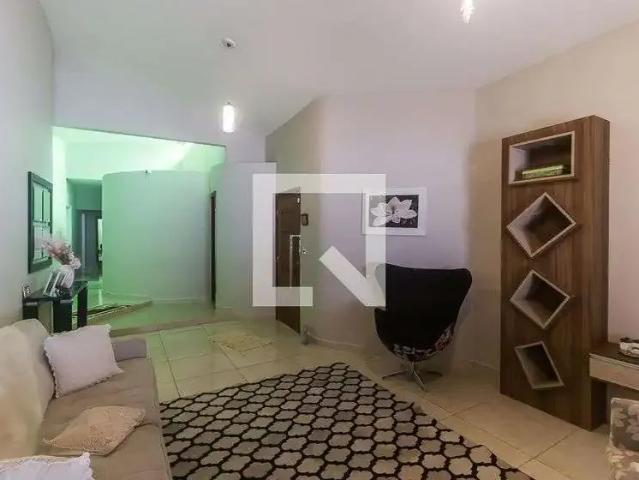 Casa / Sobrado para Locação em Mogi das Cruzes/SP Vila Oliveira 3 Quartos
