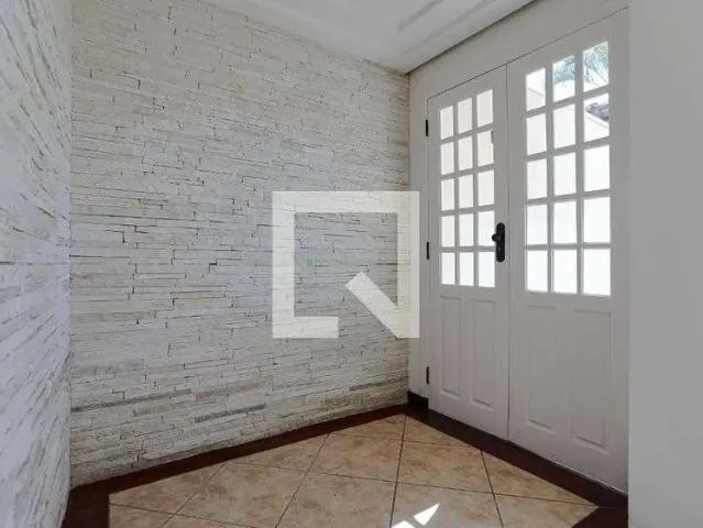 Casa / Sobrado para Locação em Mogi das Cruzes/SP Vila Oliveira 3 Quartos